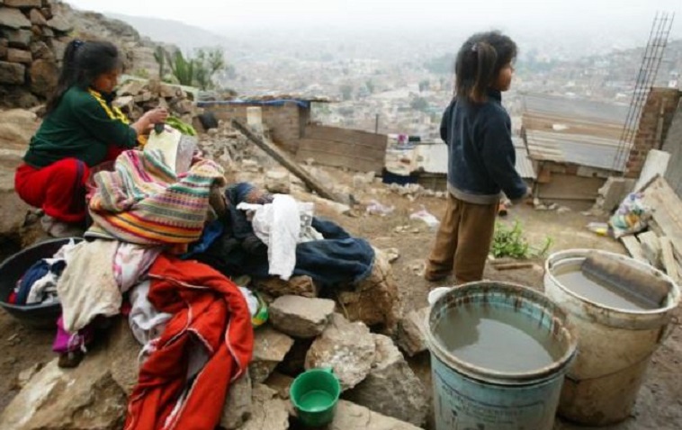 Pobreza En El Perú Se Redujo A 25 8 En El 2012 Según Inei