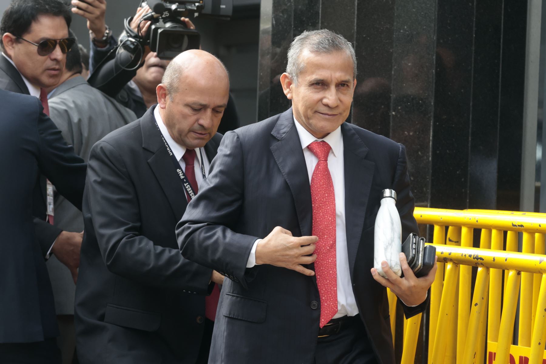 Ollanta Humala afirma que asilo a su esposa e hijo es un acto ...